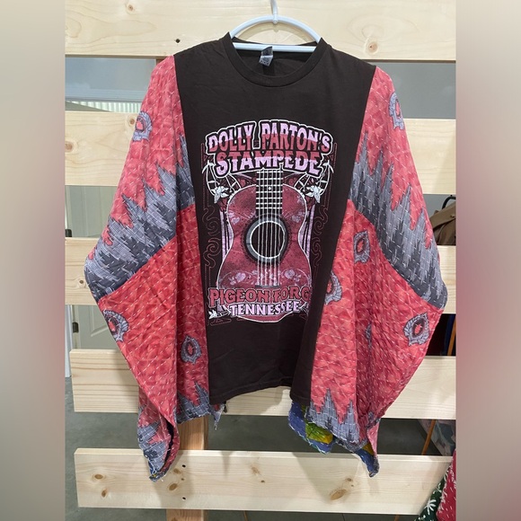 Tops | Dolly Dolly Parton Stampede Graphic Topponcho With Kantha ...